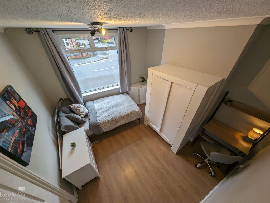 Student accommodation in Keele - houses homes flats housing